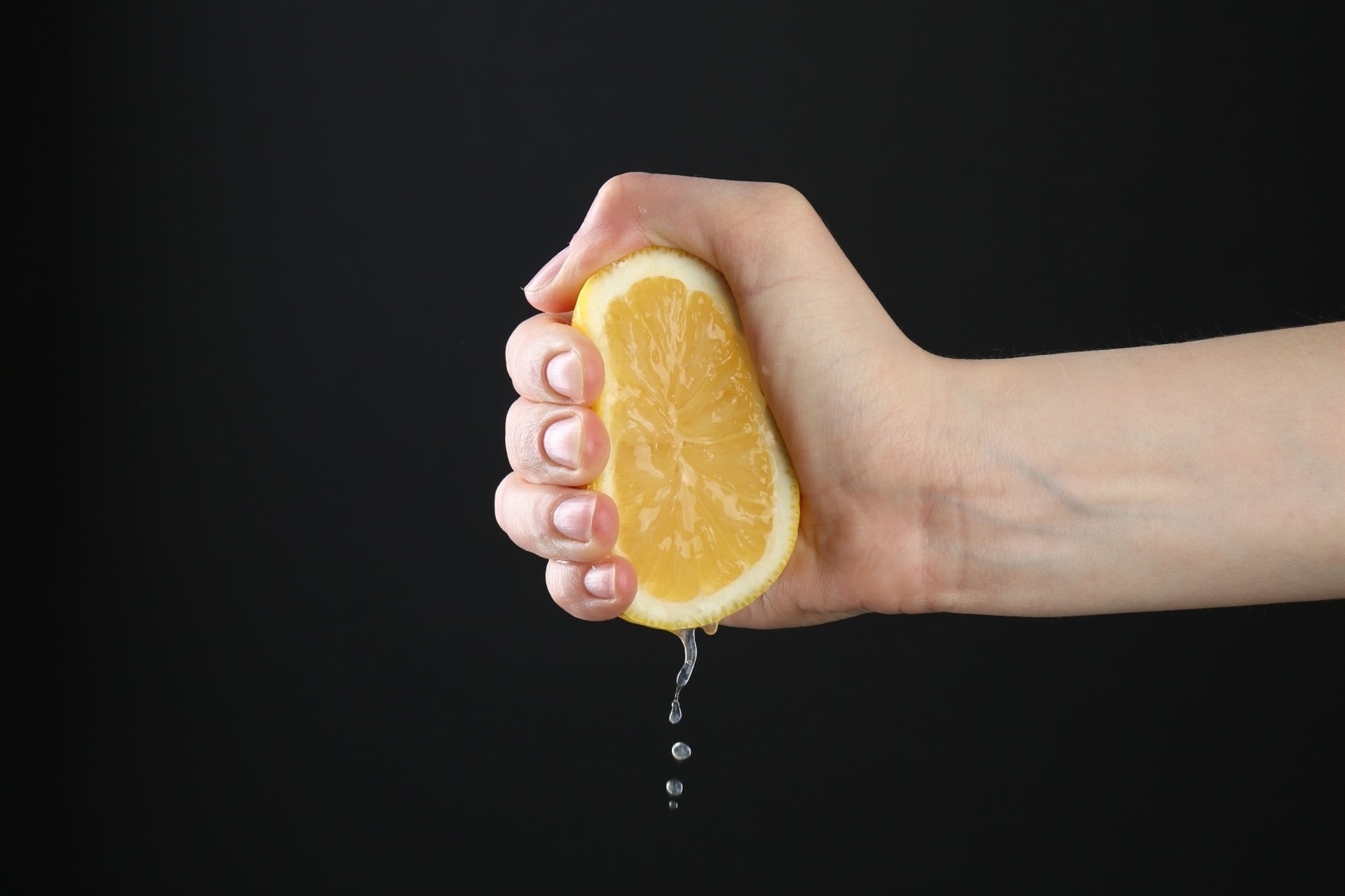 Eco-Friendly Uric Acid Sensor: Lemons and Gold Combined